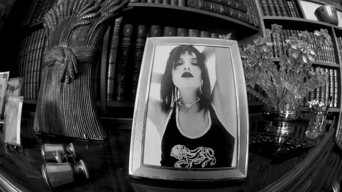 Mirá el teaser "de película" y el film de la colección Crucero de ...