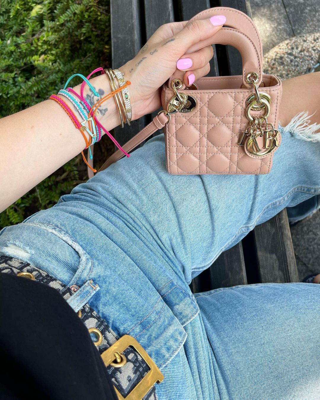 Las mini carteras de Dior que provocan una mega atracción – PuroDiseño