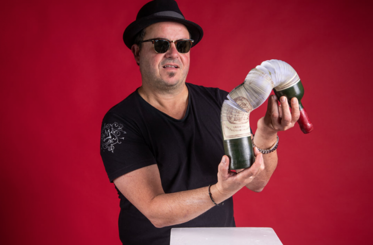 Felix Semper revive el arte pop a través de esculturas de papel en ...