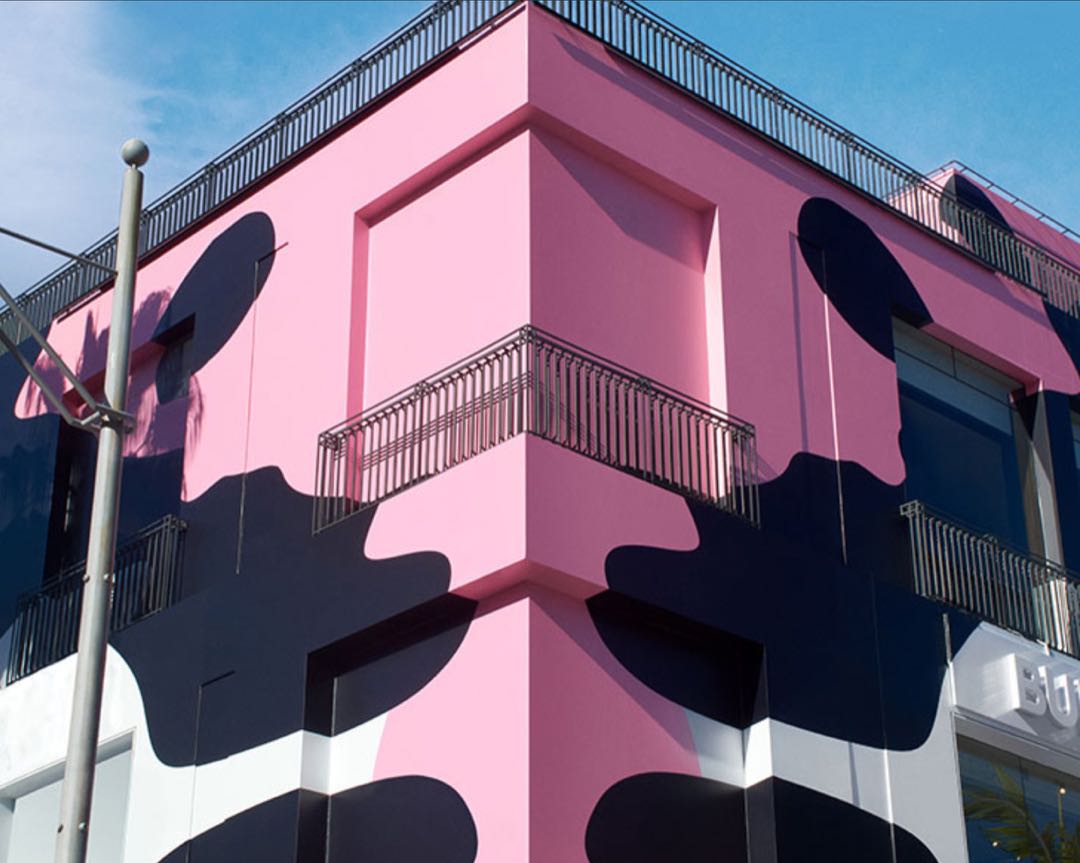 Burberry abrió una tienda inmersiva en Los Angeles – PuroDiseño