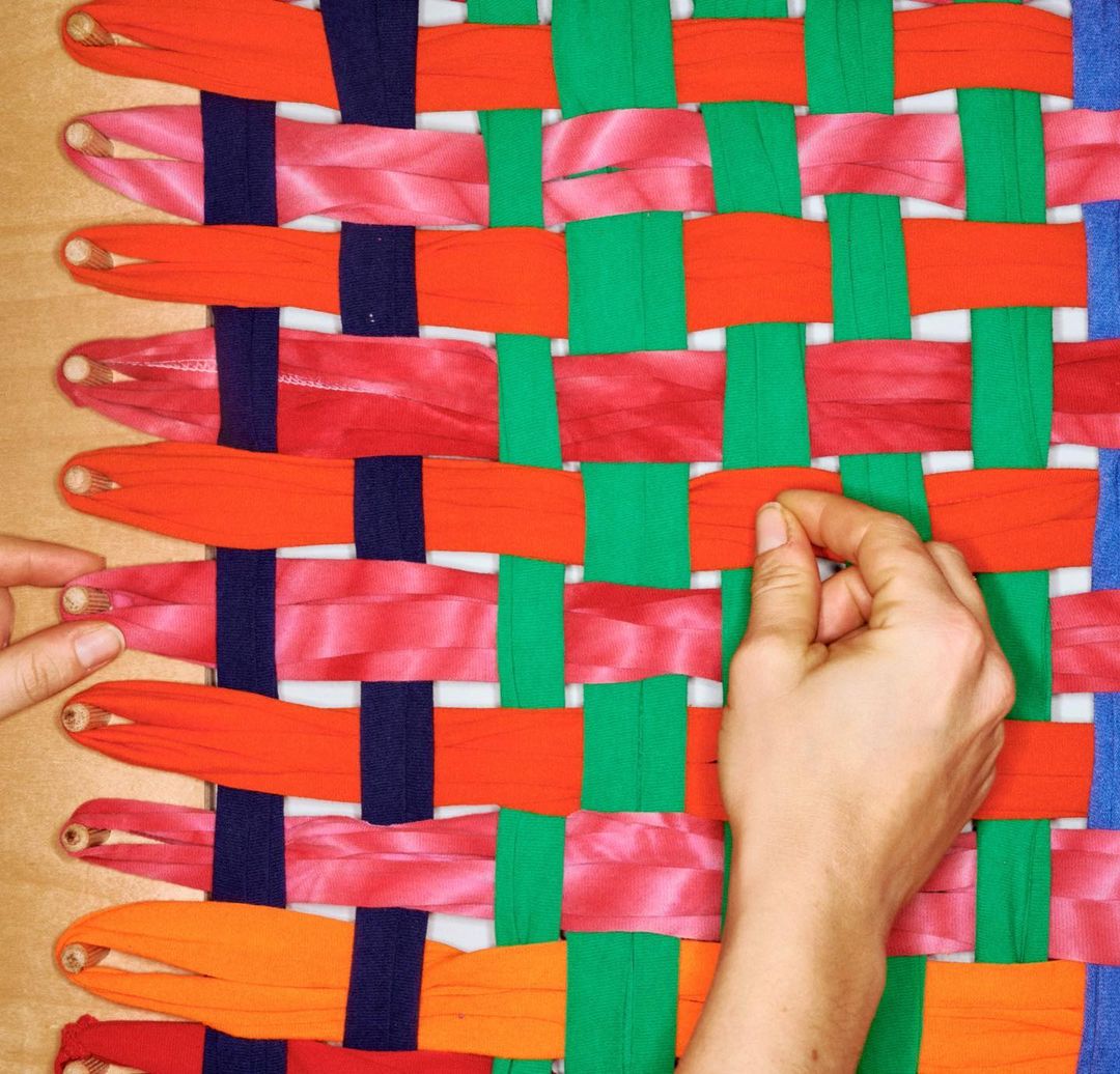 Elise McMahon crea objetos y prendas a partir del reciclado de telas ...