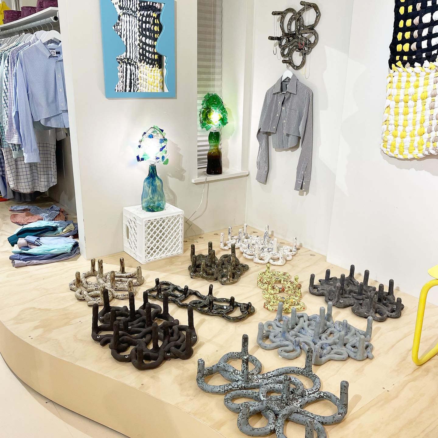 Elise McMahon crea objetos y prendas a partir del reciclado de telas ...