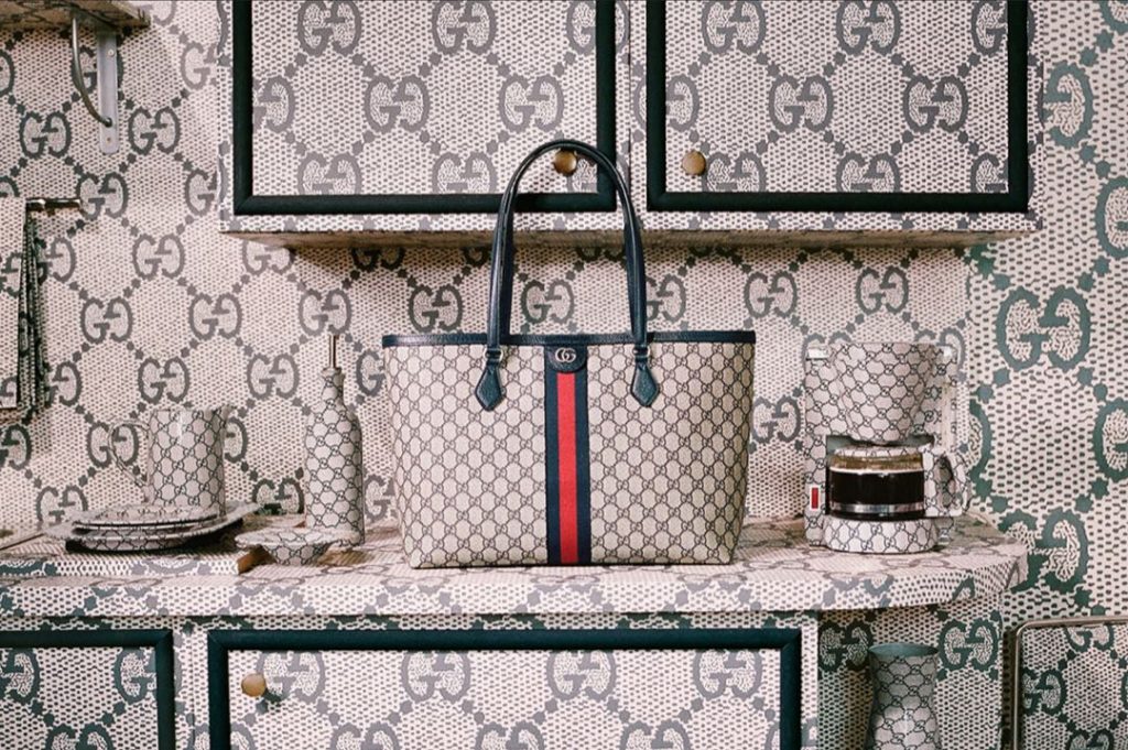 El impactante show del monograma Gucci en manos del artista Max ...