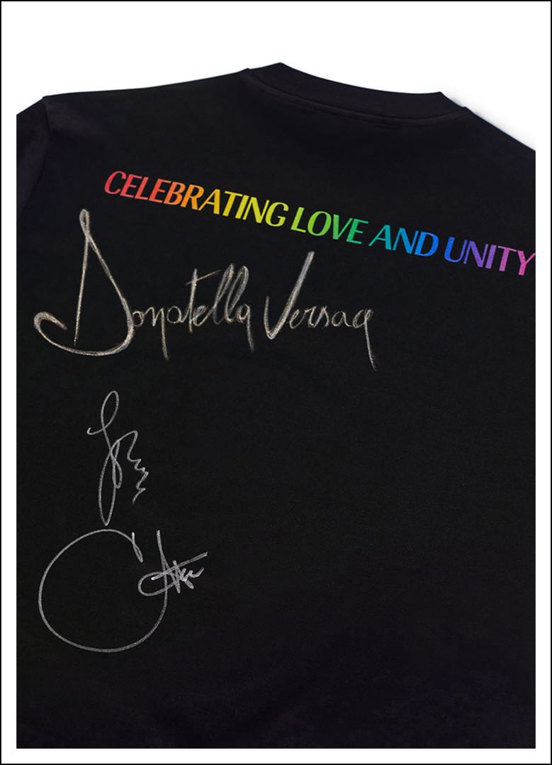 Esto es Chersace: el Orgullo de la colaboración de Versace con Cher ...