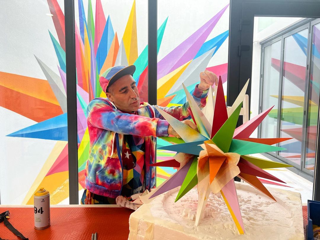 Retrato de Okuda San Miguel, el artista de los colores y las formas ...