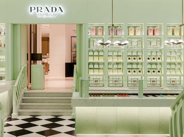 Prada inauguró un café de diseño en Londres – PuroDiseño
