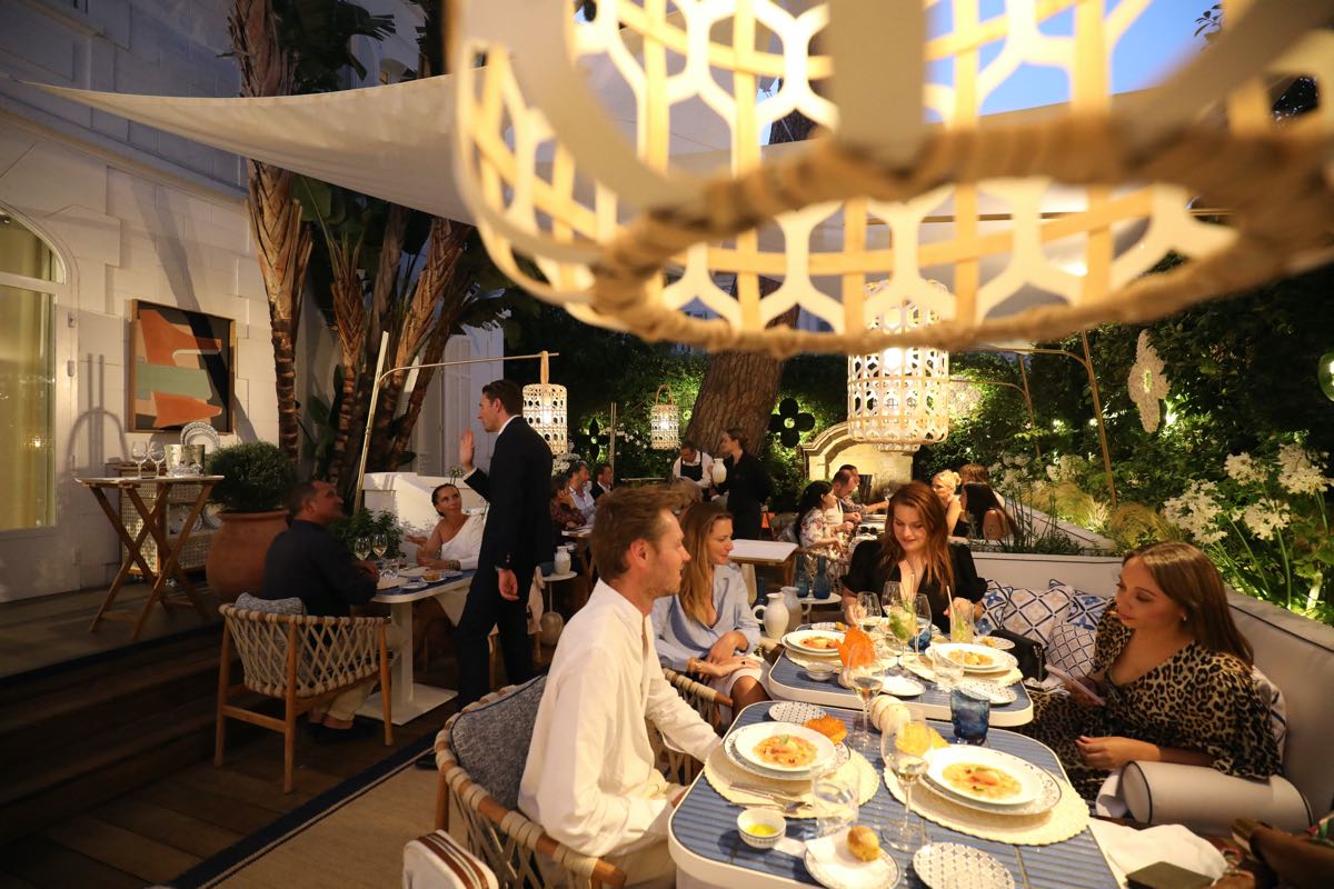 Así es el diseño y decoración del restaurante de Louis Vuitton en Saint ...