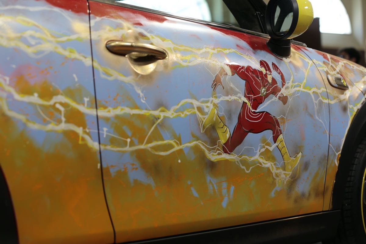 El MINI Eléctrico se puso el diseño y los colores de Flash – PuroDiseño