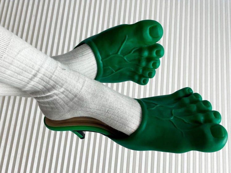 Es oficial: I Wanna Bangkok diseñó las sandalias más feas del 2023 ...
