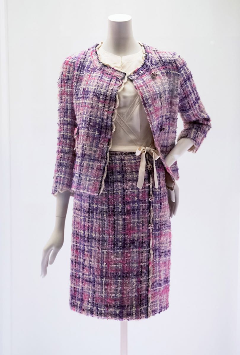 El “manifiesto de moda” de Coco Chanel brilla en una exhibición ...