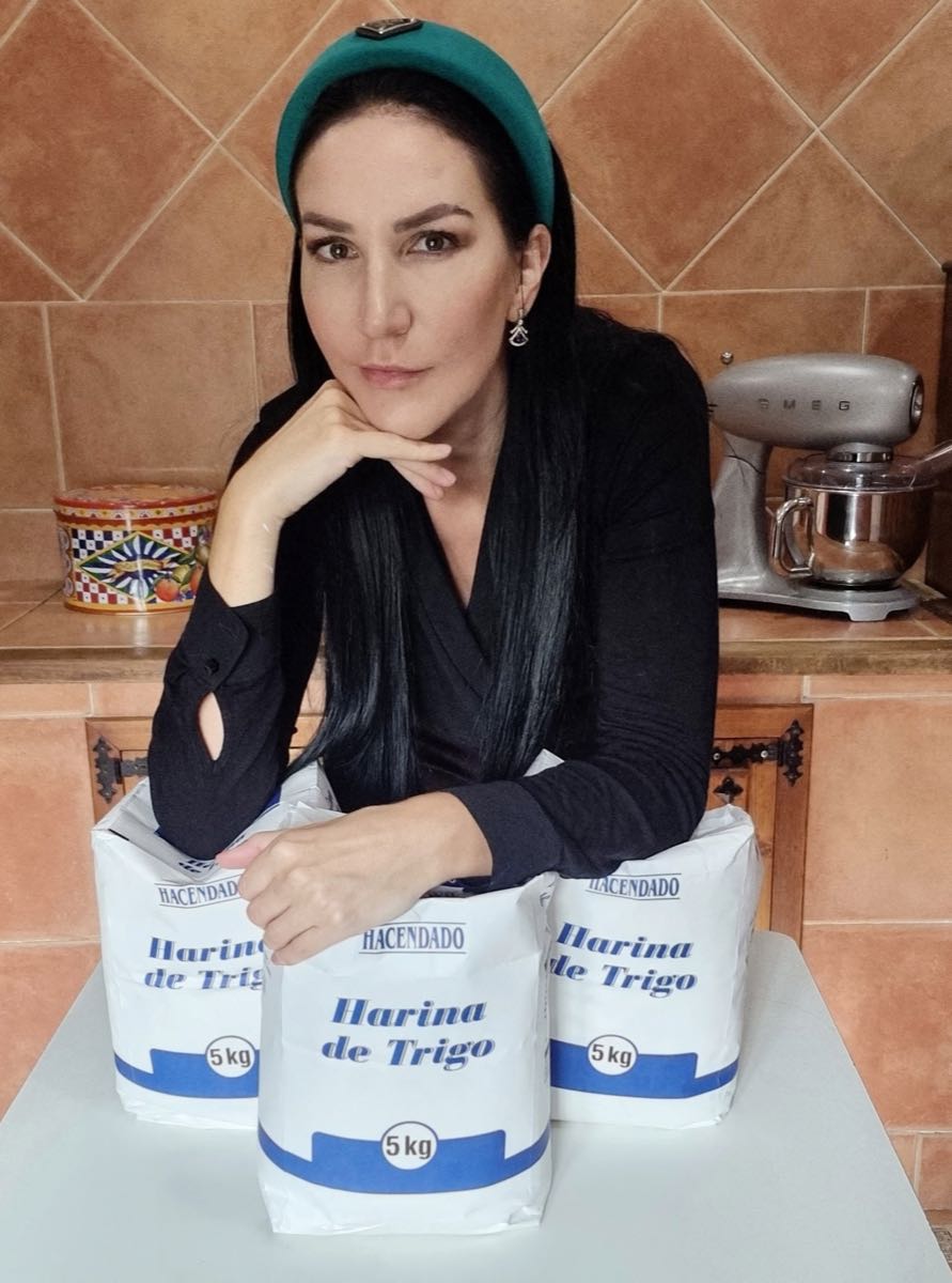 Una diseñadora y artista gastronómica creó “la casa galletita” de ...