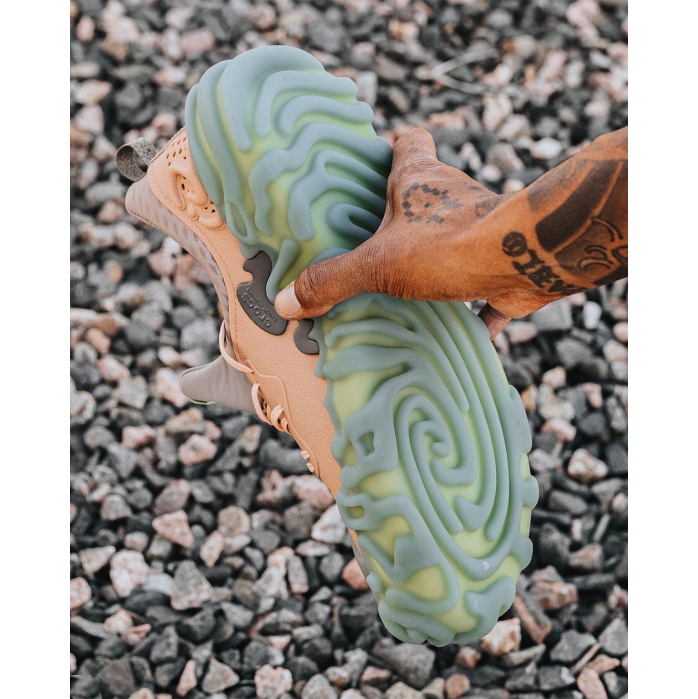 Crocs presentó su primera zapatilla (y su diseño fue una sorpresa ...