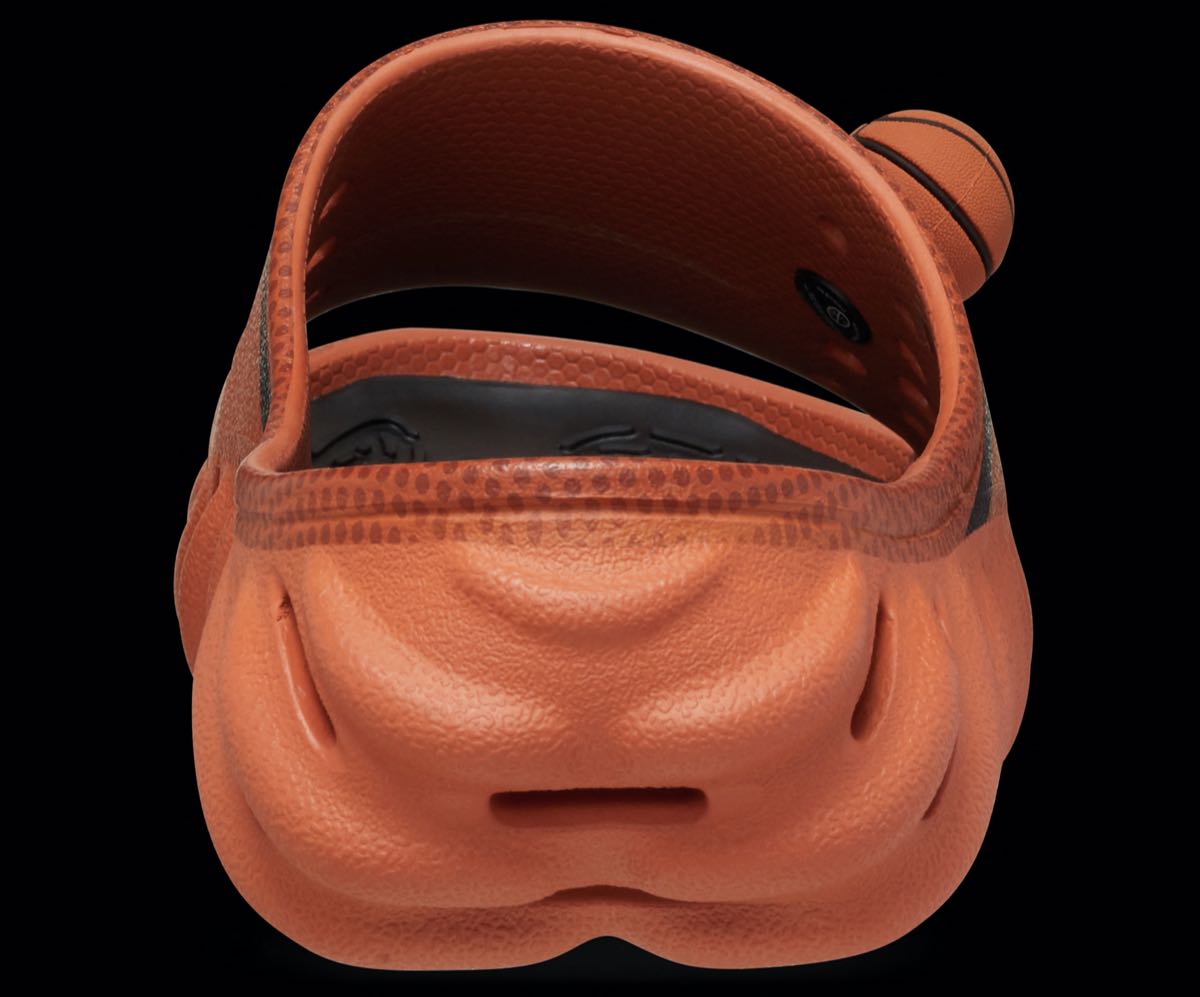 Así son las Crocs tributo a la NBA ¡con pelota y aro de básquet ...