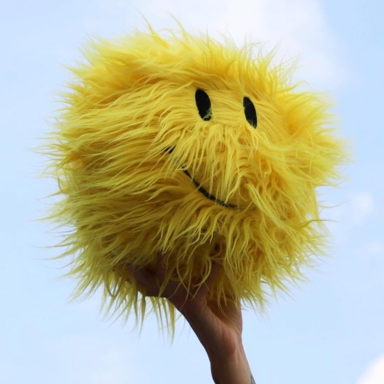 10 datos sobre Smiley: la historia, el creador y la otra cara de la ...