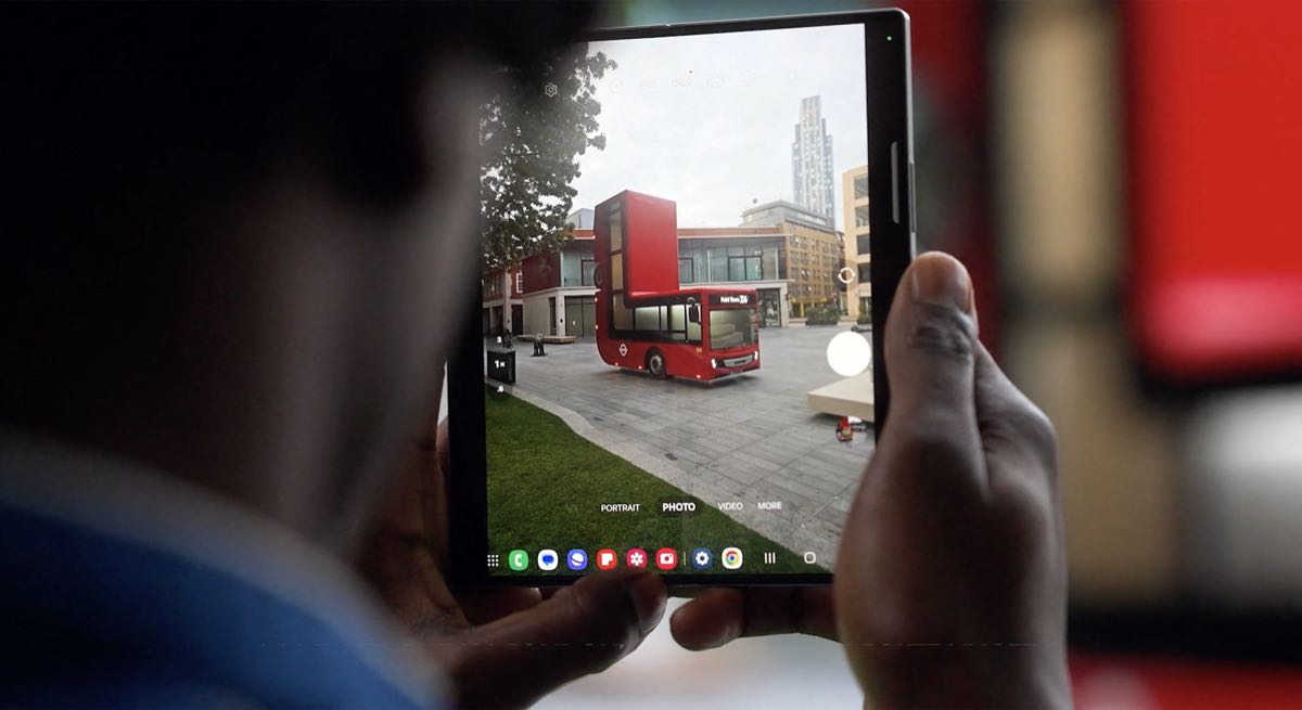Un colectivo plegado ¡surrealista! sorprende en las calles de Londres ...