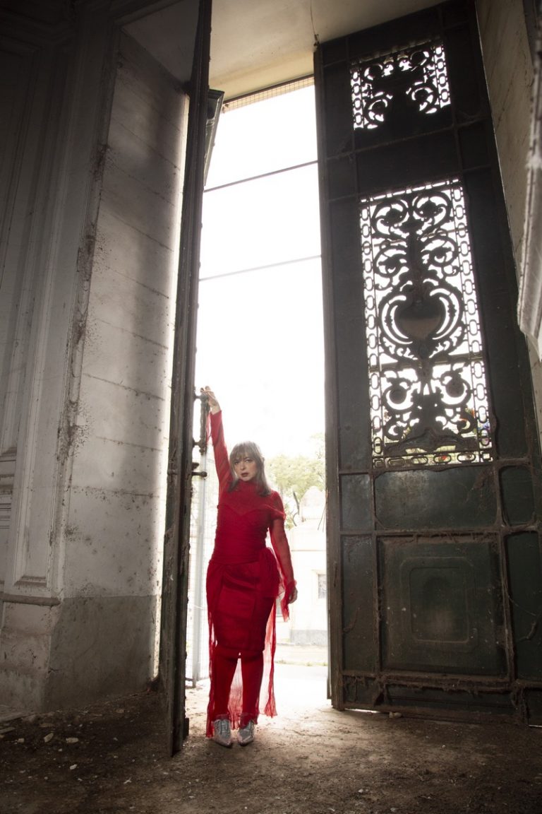 El extraño caso de los zapatos de Jessica Kessel y Mariana Enríquez ...